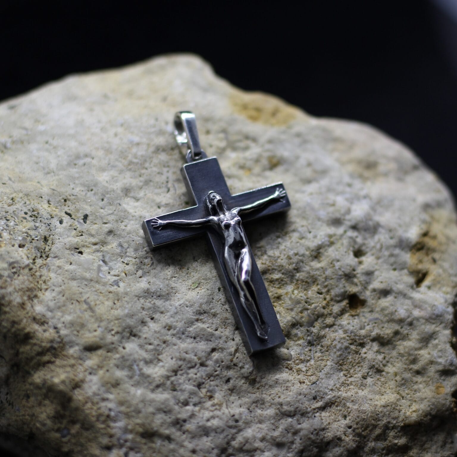 Woman on Cross. Female crucifix. Femine cross pendant - Artifactoria