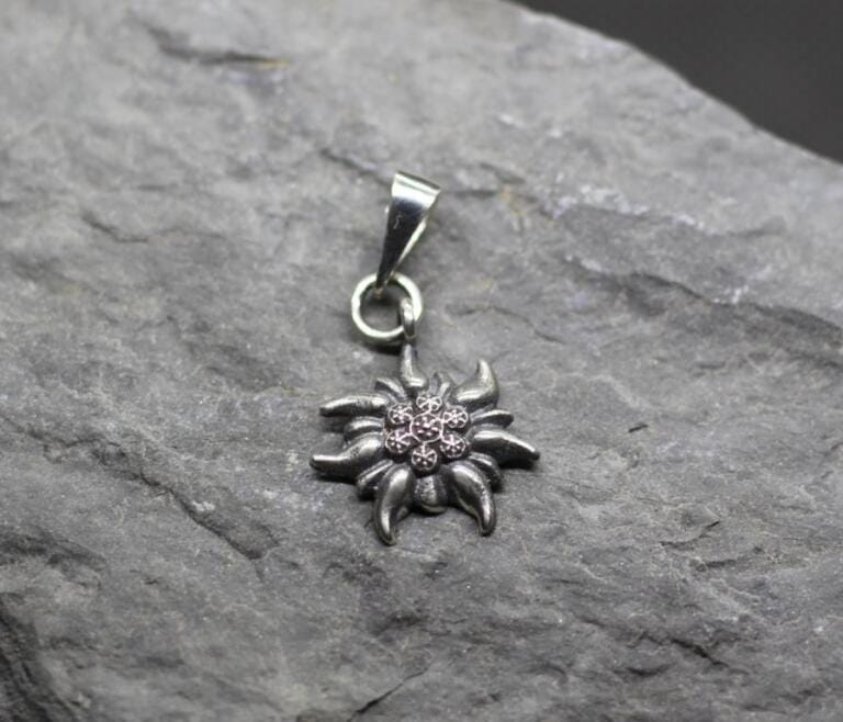 Edelweiss alpine flower jewelry silver pendant - Artifactoria