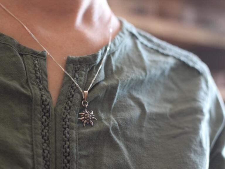 Edelweiss alpine flower jewelry silver pendant - Artifactoria